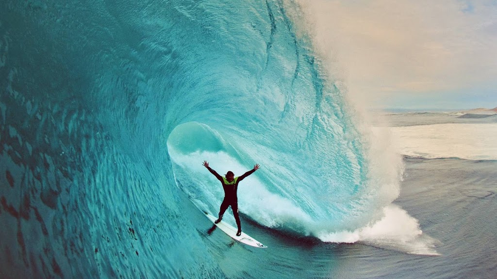 18 huge wave surfing pictures | Cool Things Collection | Collthings.co.uk