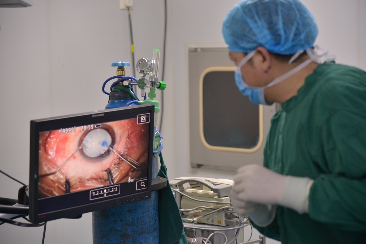 What to Expect Before, During, and After Cataract Surgery ~ Cool Things ...